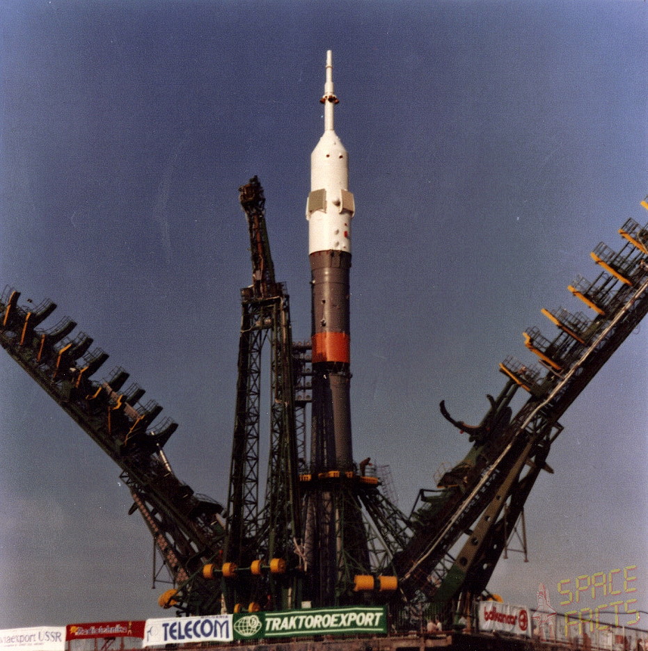Soyuz TM-5 on the launch pad