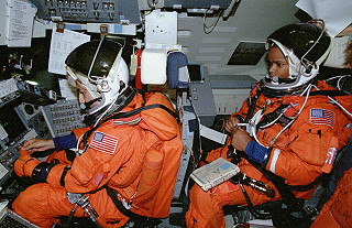 Spaceflight mission report: STS-98