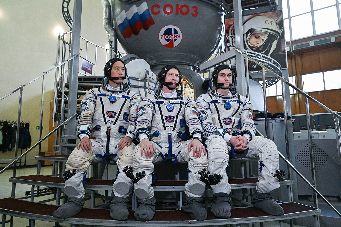Crew Soyuz MS-27