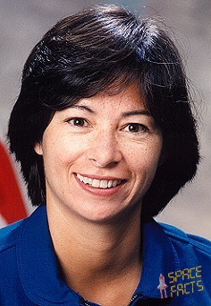 Astronaut Biography: Patricia Hilliard Robertson