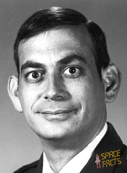 Astronaut Biography: David Staib