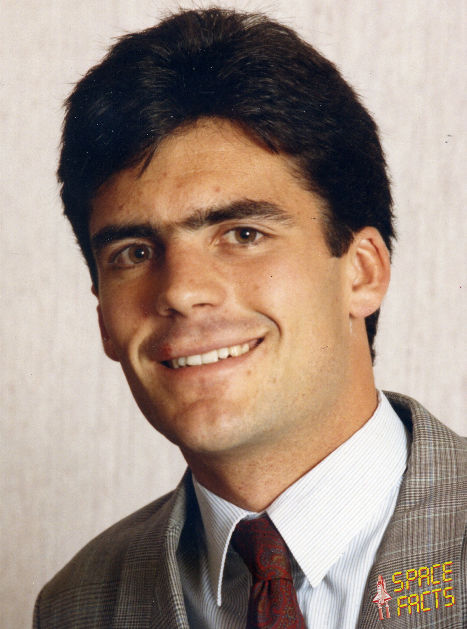 Biographies of Astronaut and Cosmonaut Candidates: Clive Smith