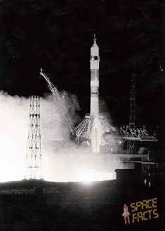 Spaceflight mission report: Soyuz 9