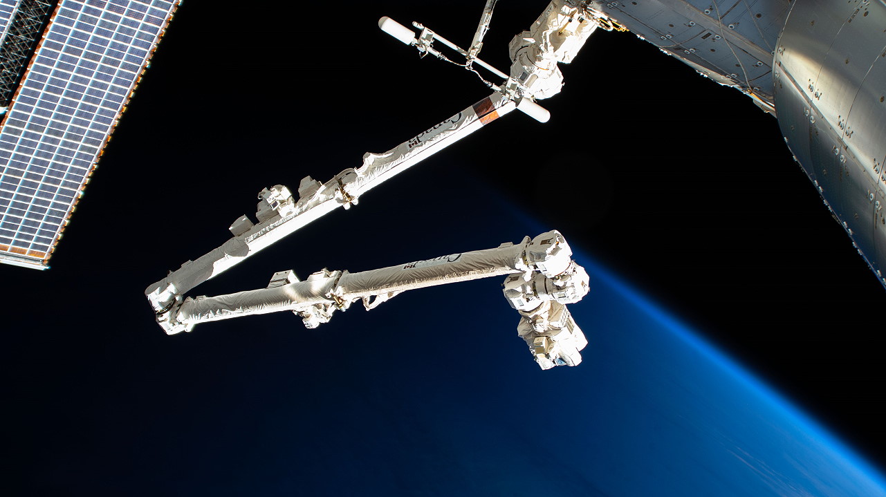 Canadarm2
