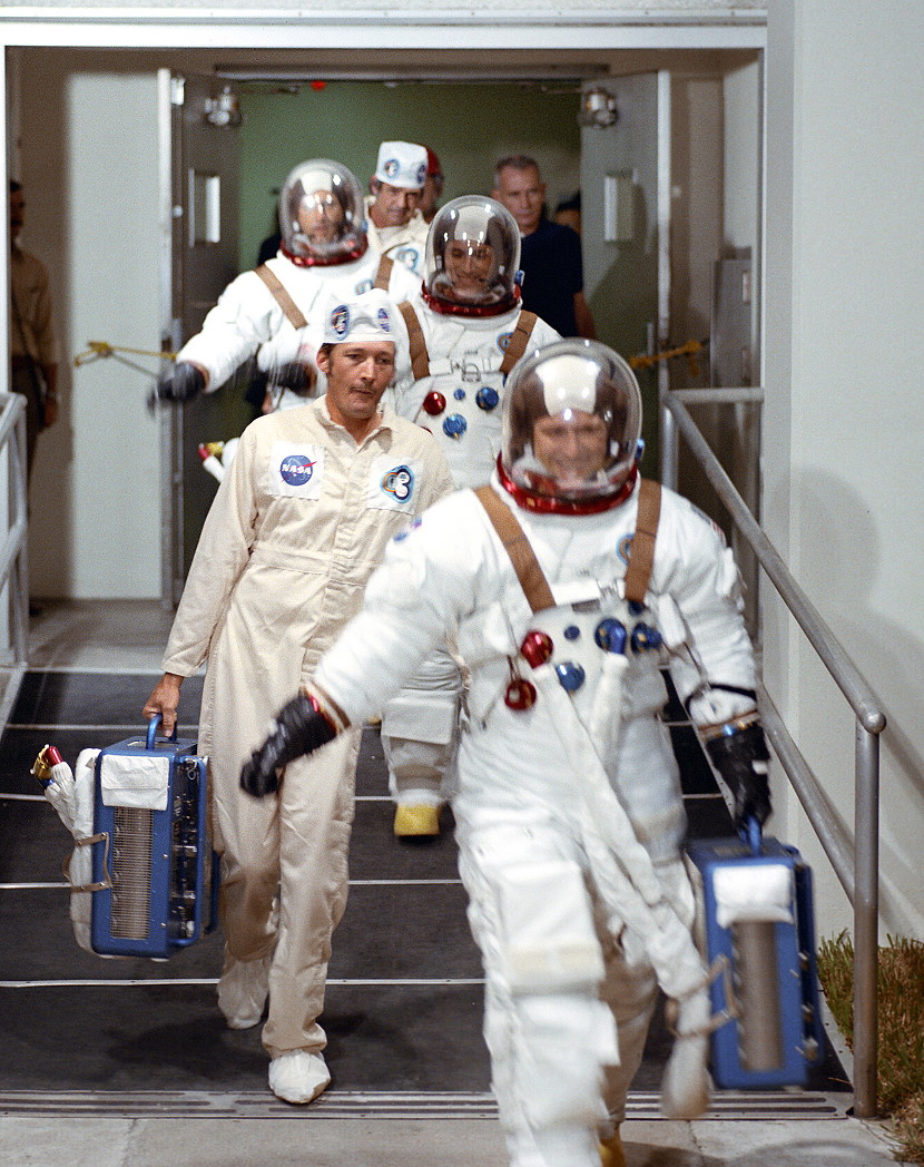 Crew Skylab 4 walkout
